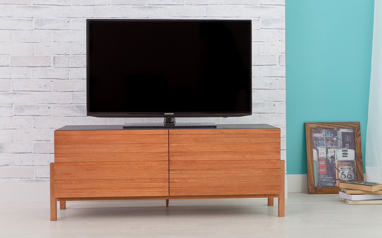 Rack Pequeno Preto para TV Eric 120 cm MDF Preto e Madeira JT