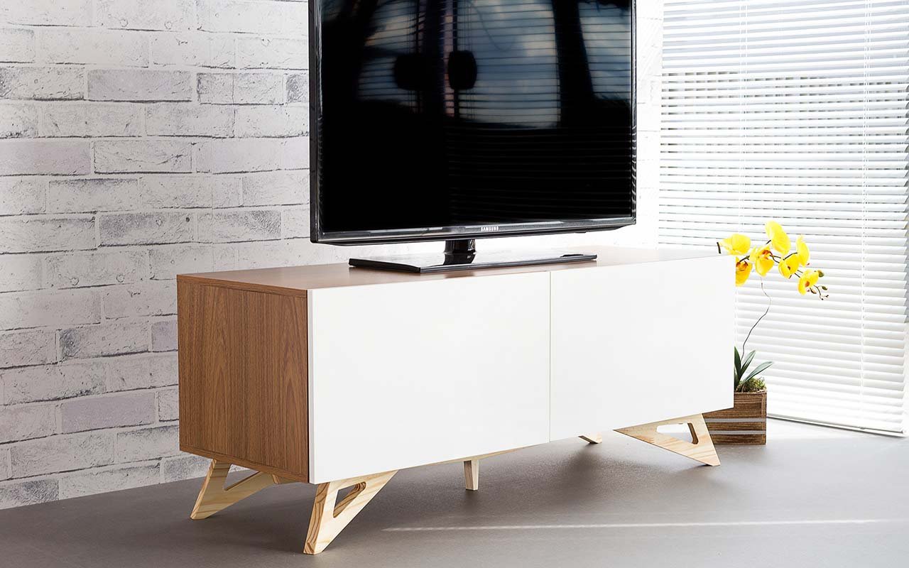 Rack TV Moderno com 2 Portas Freddie 120 cm MDF Freijó e Branco