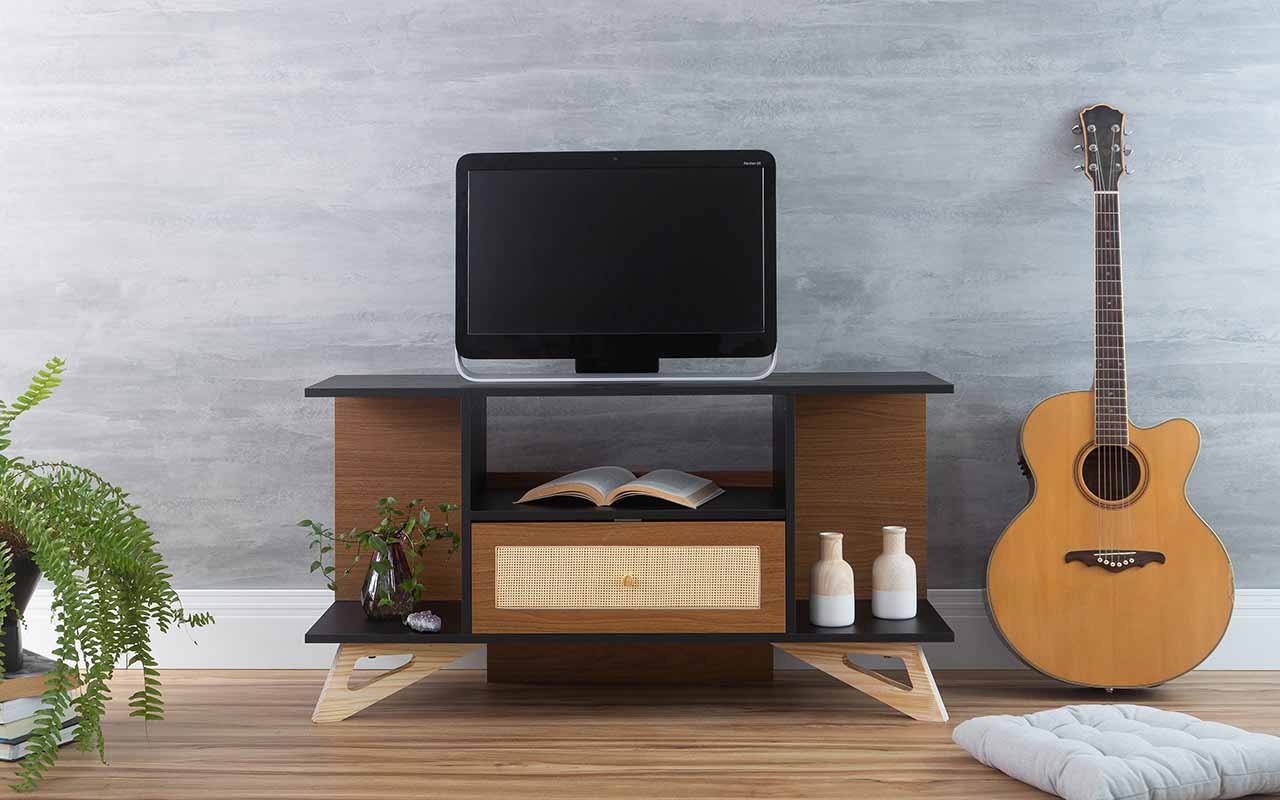 Rack de TV Pequeno Stills MDF Preto e Freijó e Madeira Natural